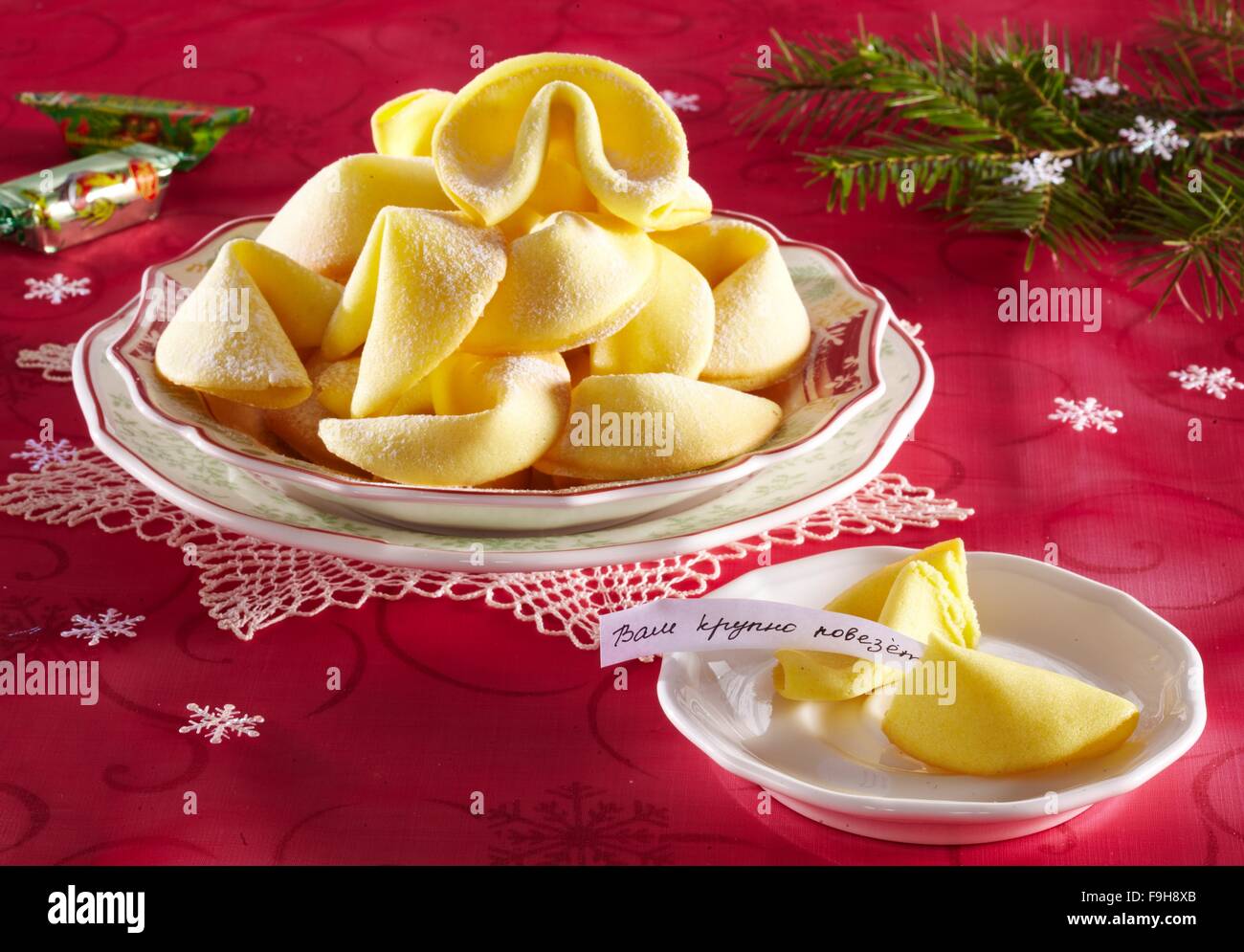 Chinese fortune cookies Stock Photo - Alamy