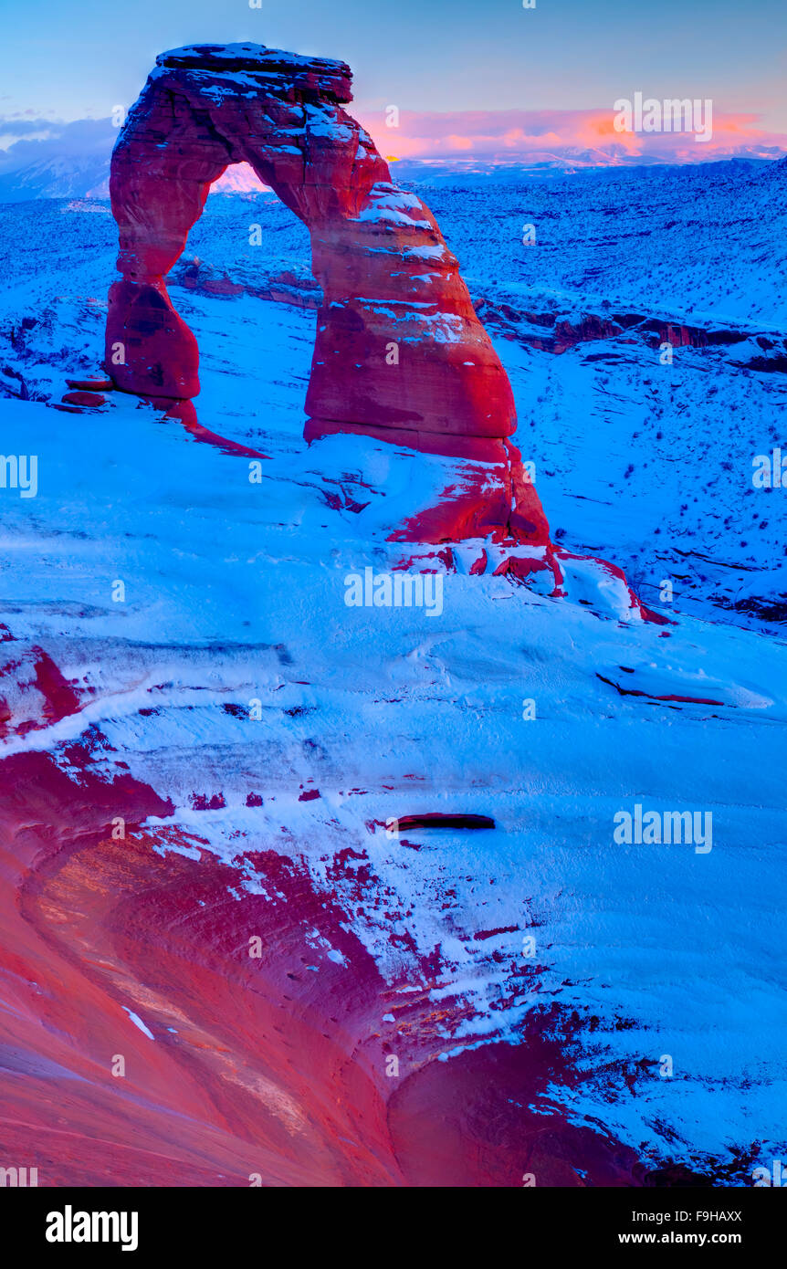 Delicate Arch, Arches National Park, Utah La Sal Mountains beyond ...