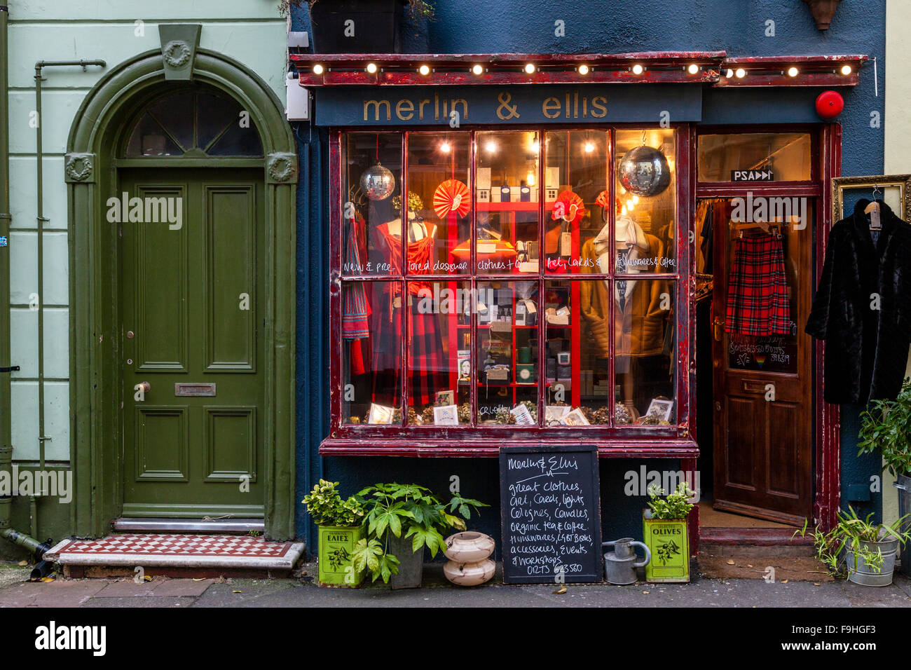 Vintage shop brighton hi-res stock photography and images - Alamy