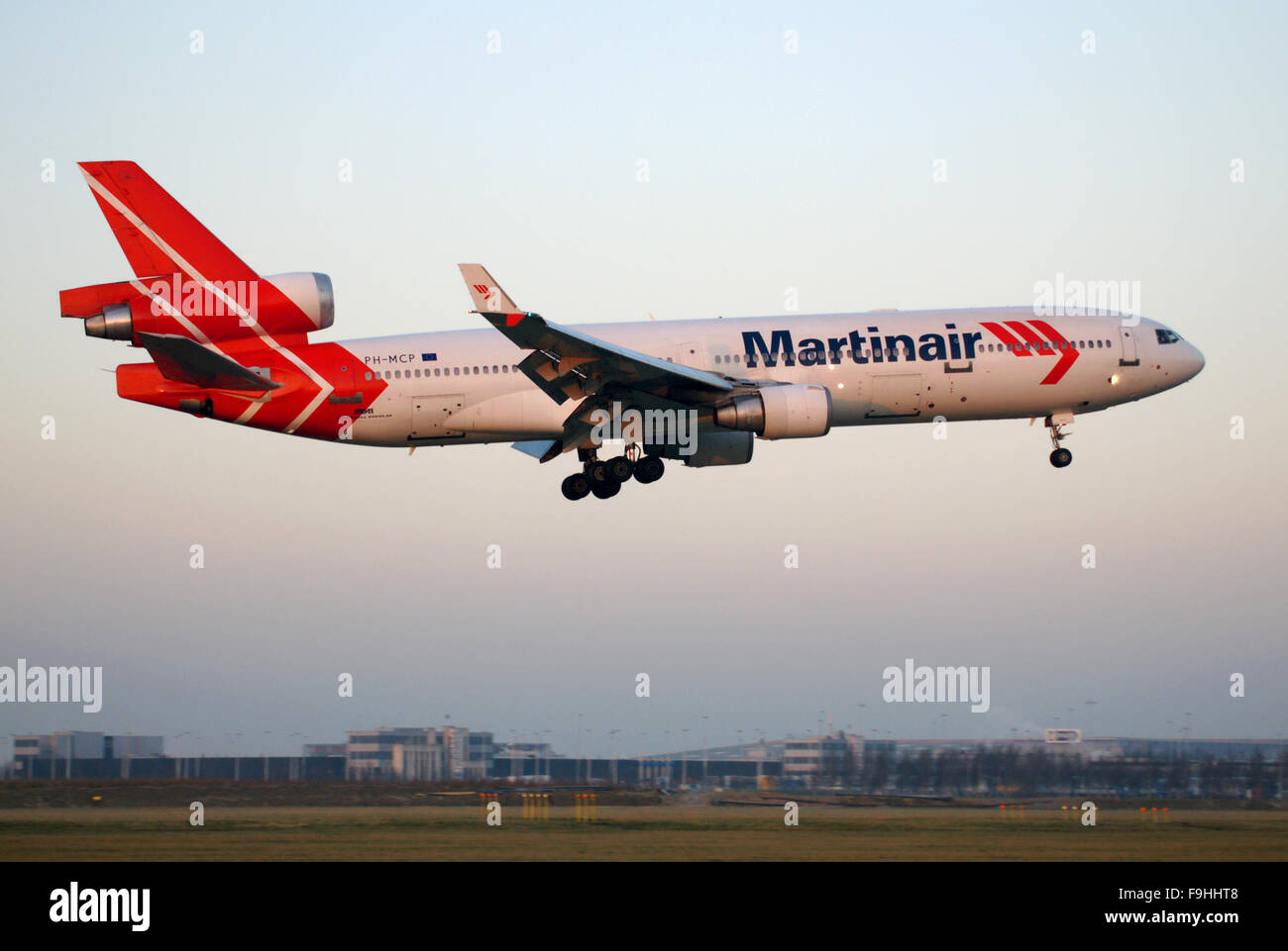 Mcdonnell Douglas Md 11f High Resolution Stock Photography and Images ...