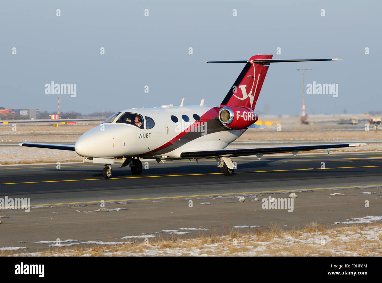 Business jet pilot hi-res stock photography and images - Alamy