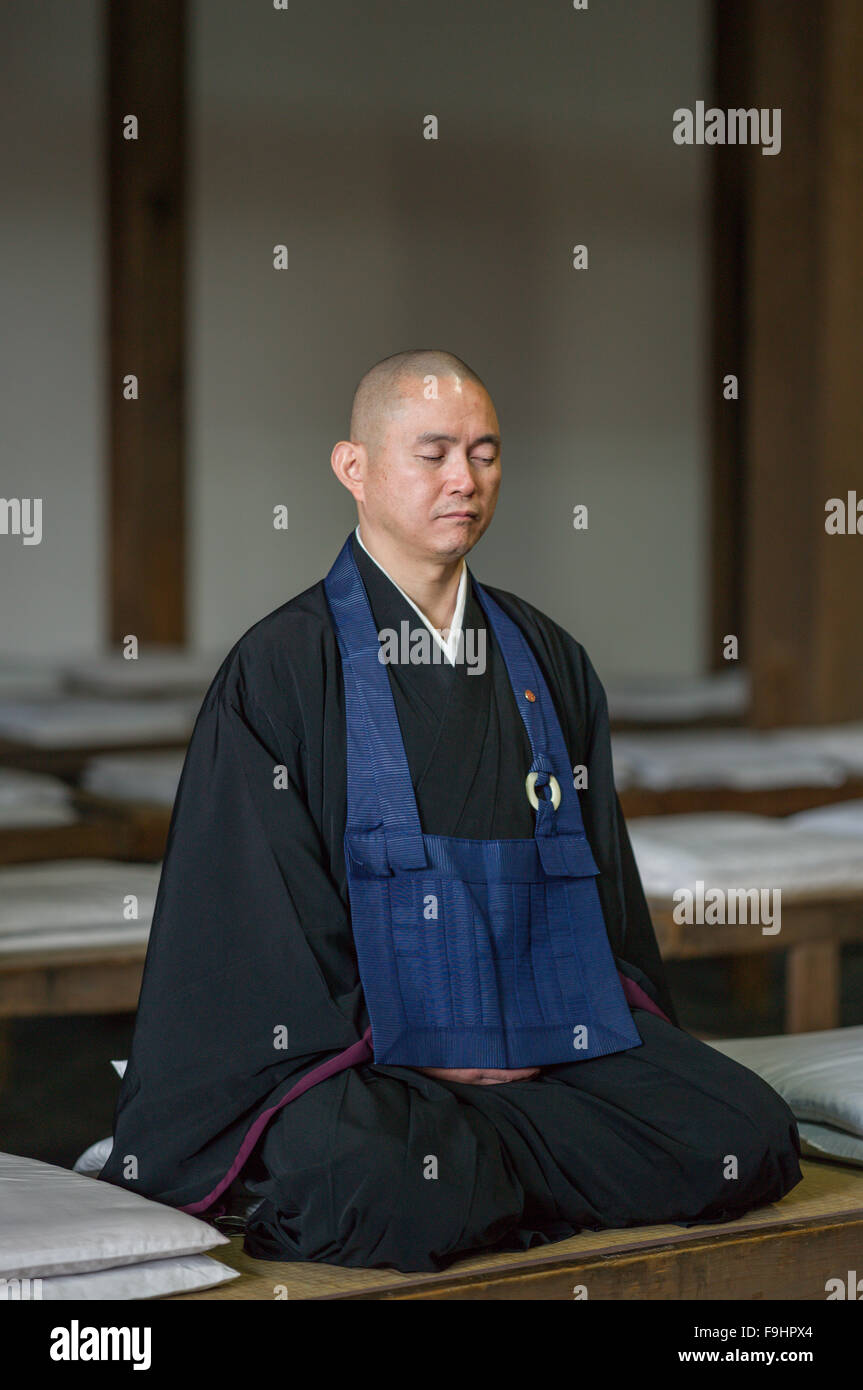 Buddhist monk meditation hi-res stock photography and images - Alamy