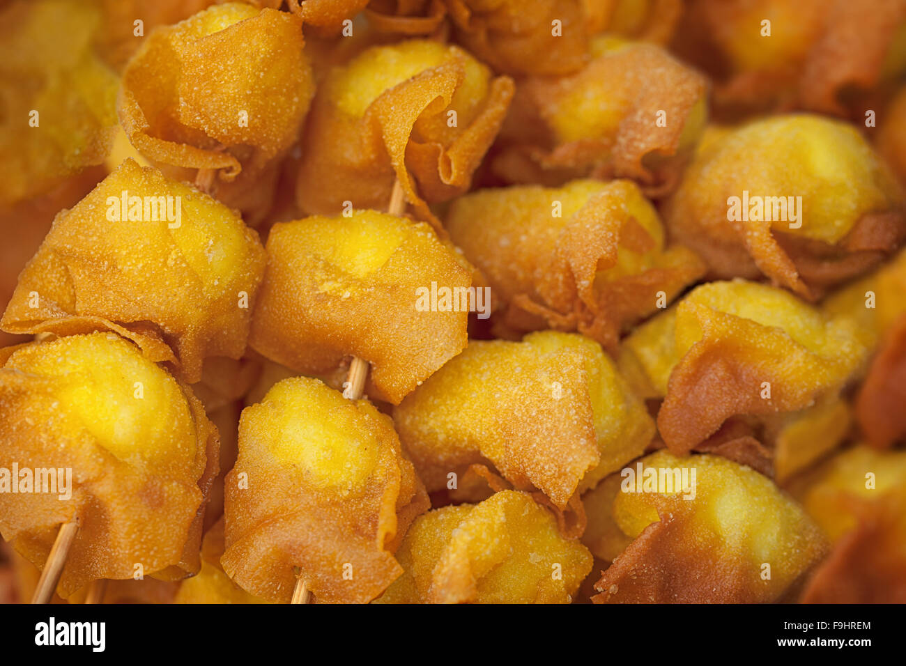 Deep fried quail hi-res stock photography and images - Alamy