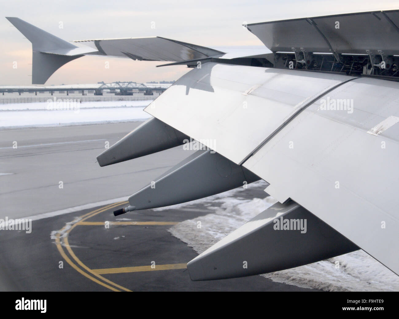 Aircraft flaps High Resolution Stock Photography and Images - Alamy