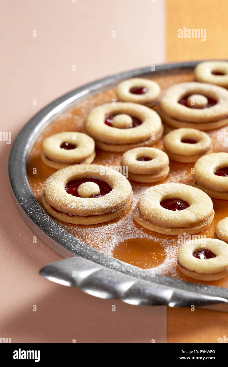Shortbread circles hi-res stock photography and images - Alamy