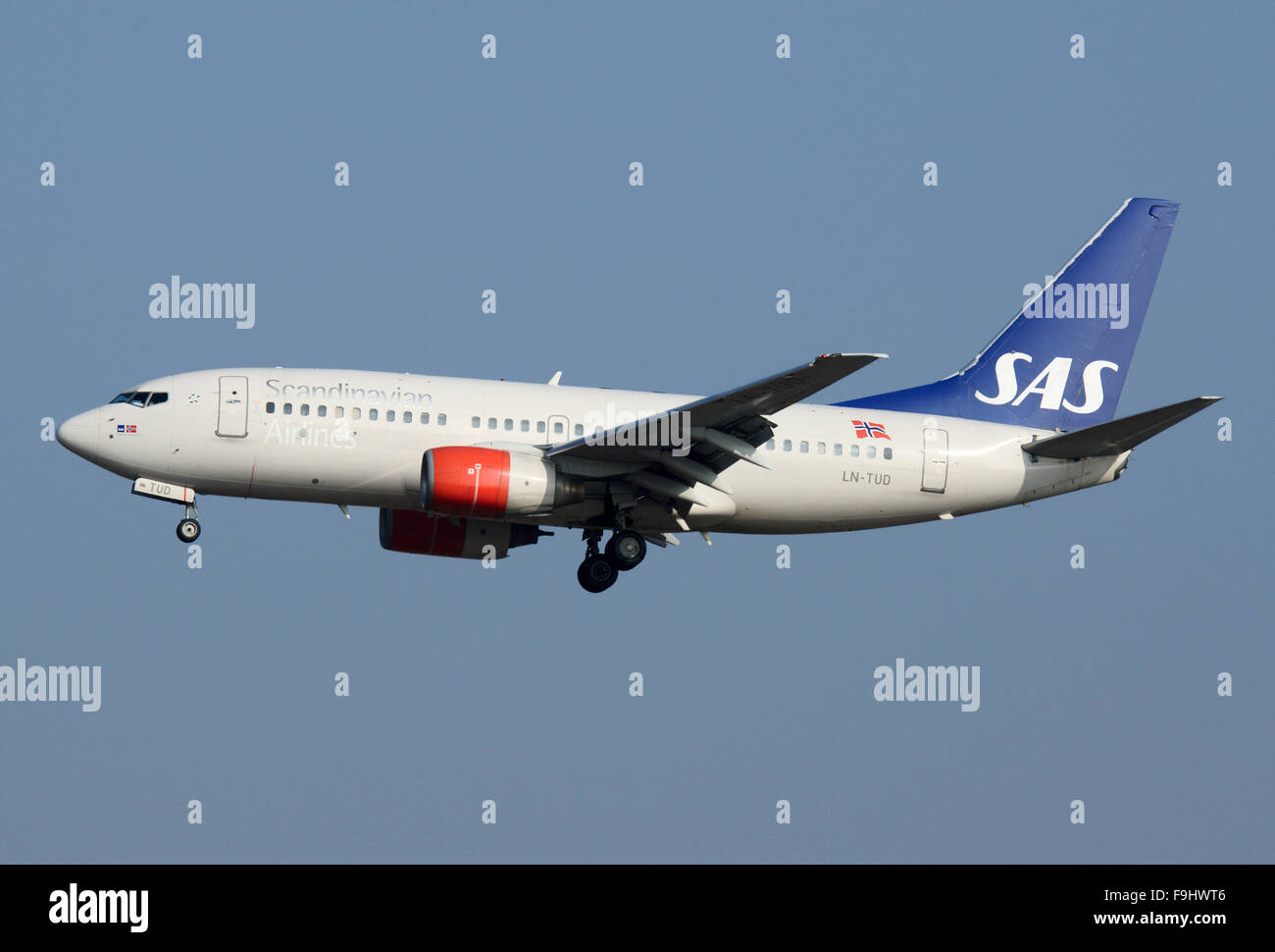 Sas 737 landing hi-res stock photography and images - Alamy