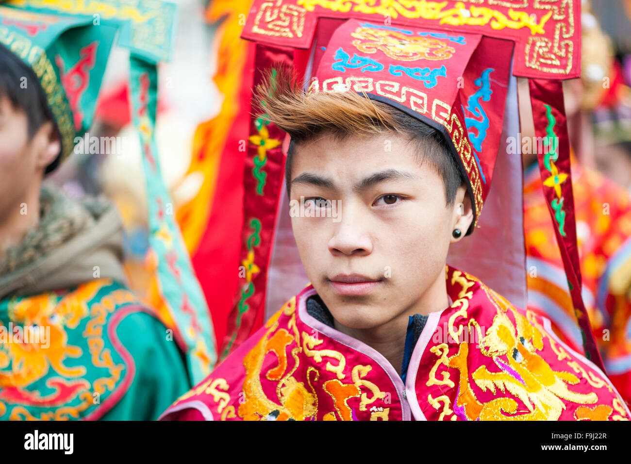 Paris france young chinese man hi-res stock photography and images - Alamy