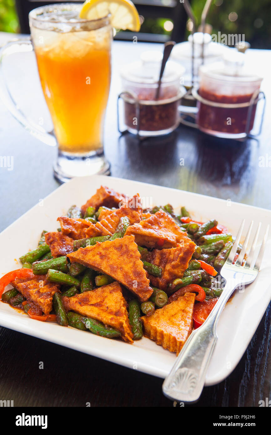 prik-king, a type of red curry, with tofu and iced tea, Rice By Mama ...