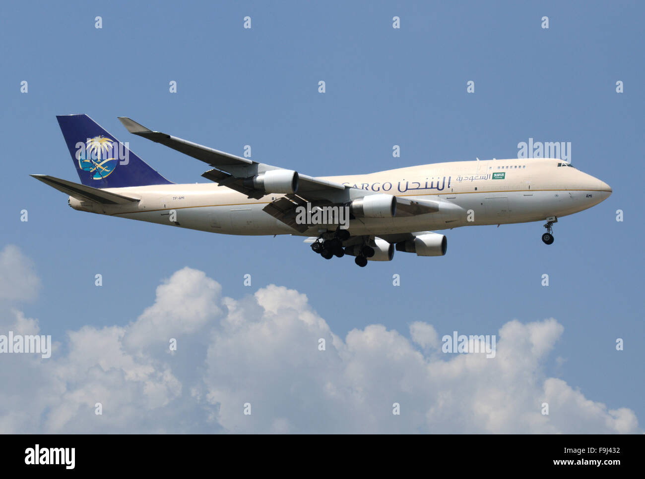 Saudi Arabian Plane High Resolution Stock Photography and Images - Alamy