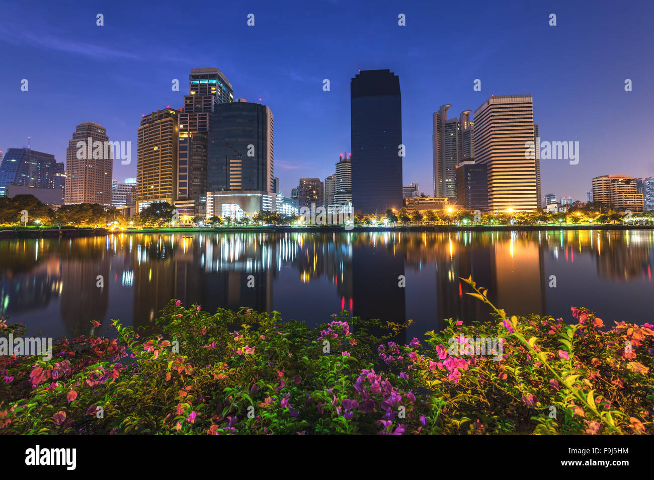 Illuminated graden hi-res stock photography and images - Alamy