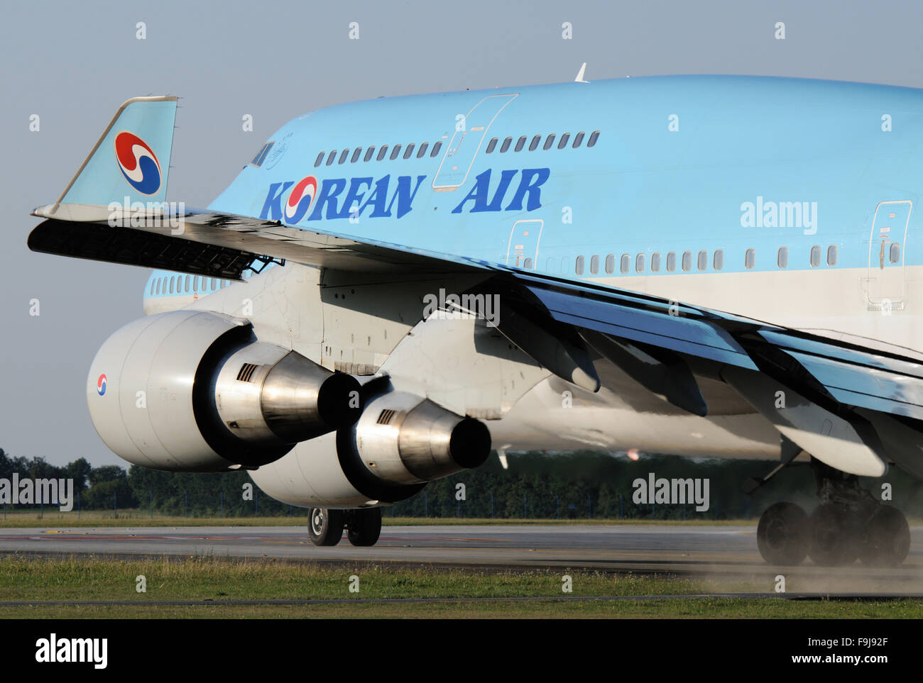 4 jet engines hi-res stock photography and images - Alamy