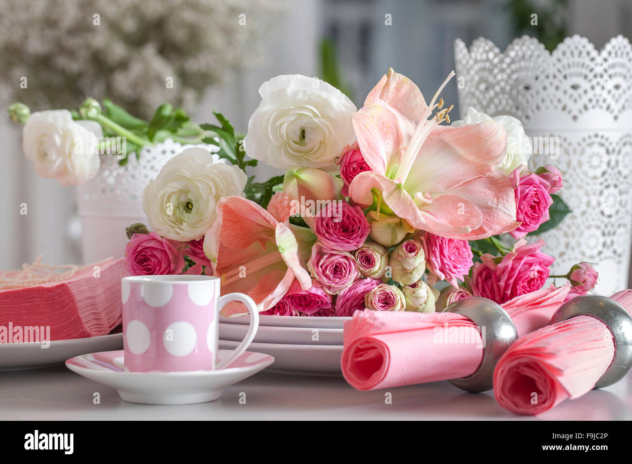 Flower Table Setting Stock Photo Alamy flower-table-setting-stock-photo-alamy