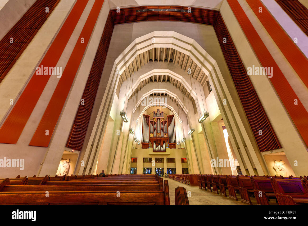 Saint Joseph's Oratory of Mount Royal, a Roman Catholic minor basilica ...