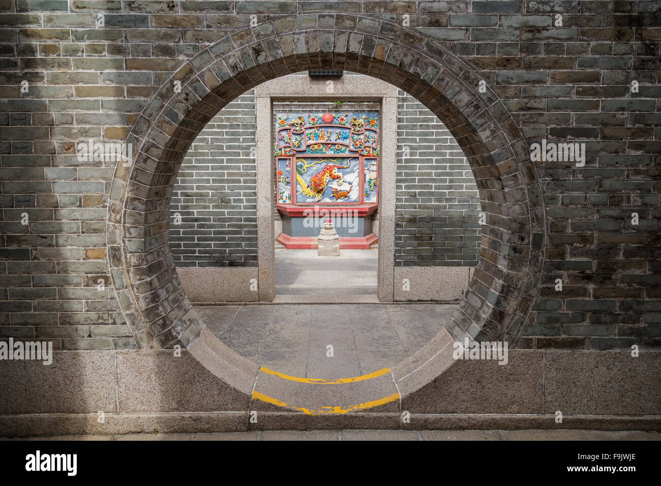 Hong kong cheung chau island temple hi-res stock photography and images ...