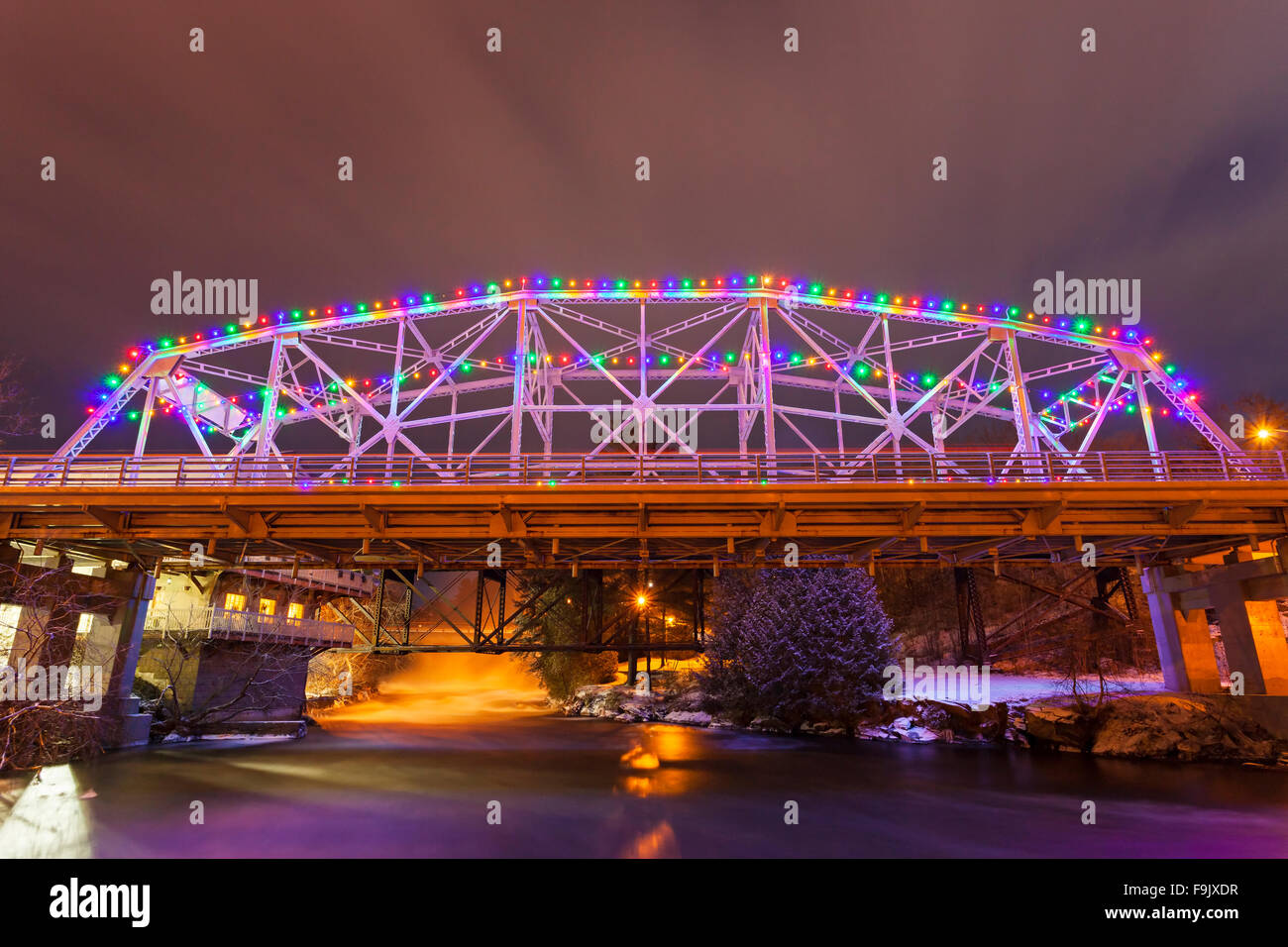 The silver bridge hi-res stock photography and images - Alamy