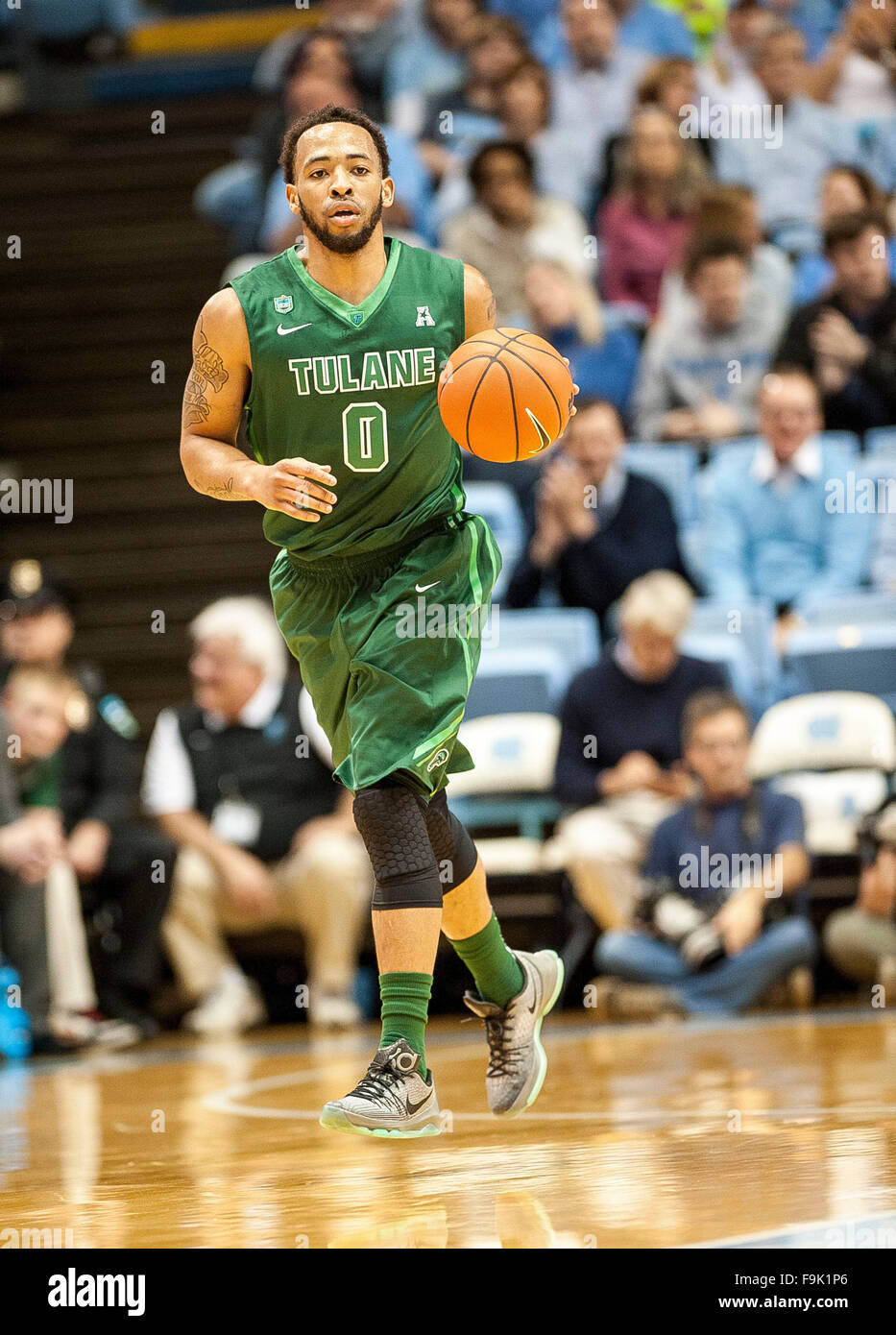 Tulane green wave mens basketball hi-res stock photography and images ...