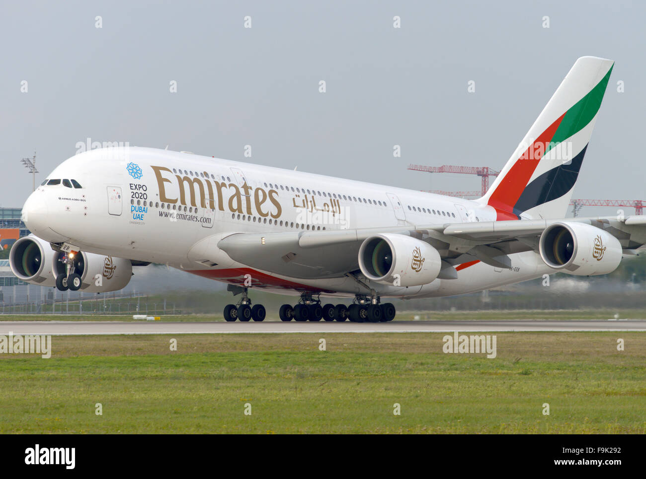 Airplane taking off long haul hi-res stock photography and images - Alamy
