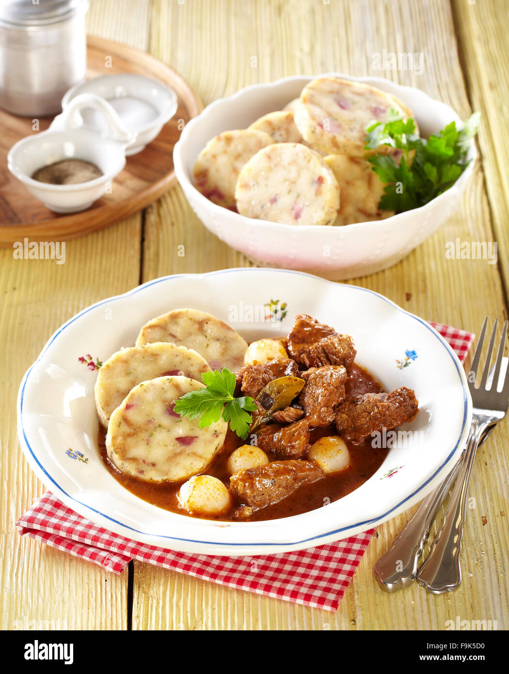 Beef and onion perkelt Stock Photo - Alamy