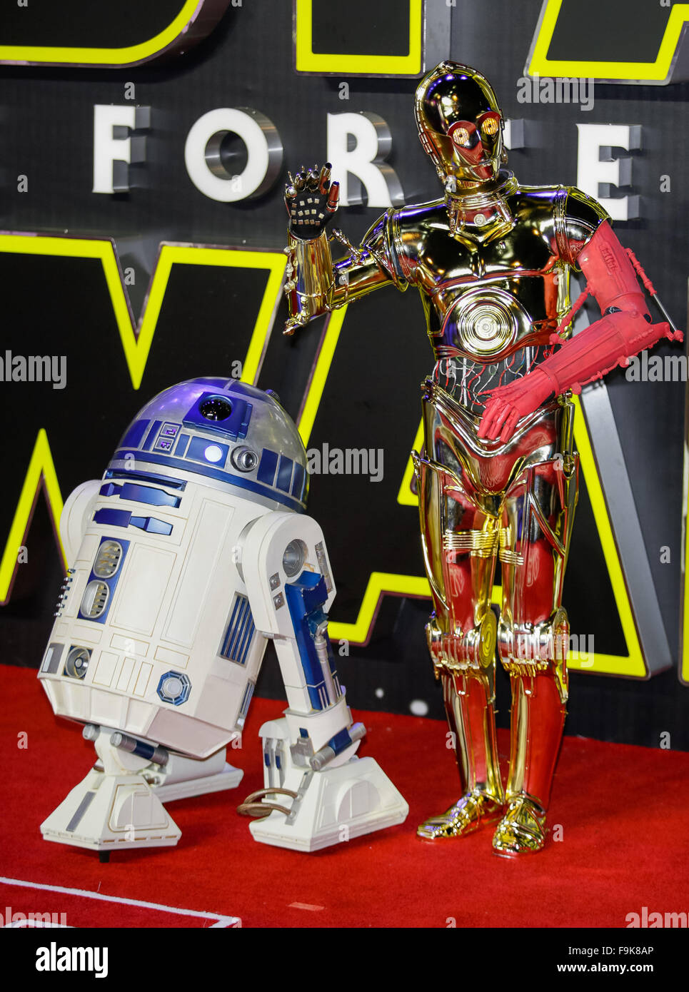London, UK. 16th December, 2015. R2 D2, C3 Po Star Wars Costumes Star ...
