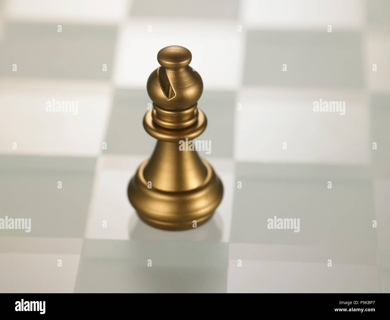 Gold chess piece hi-res stock photography and images - Alamy