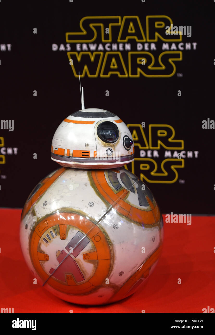 Berlin, Germany. 16th Dec, 2015. The Droid BB8 poses on the red carpet ...