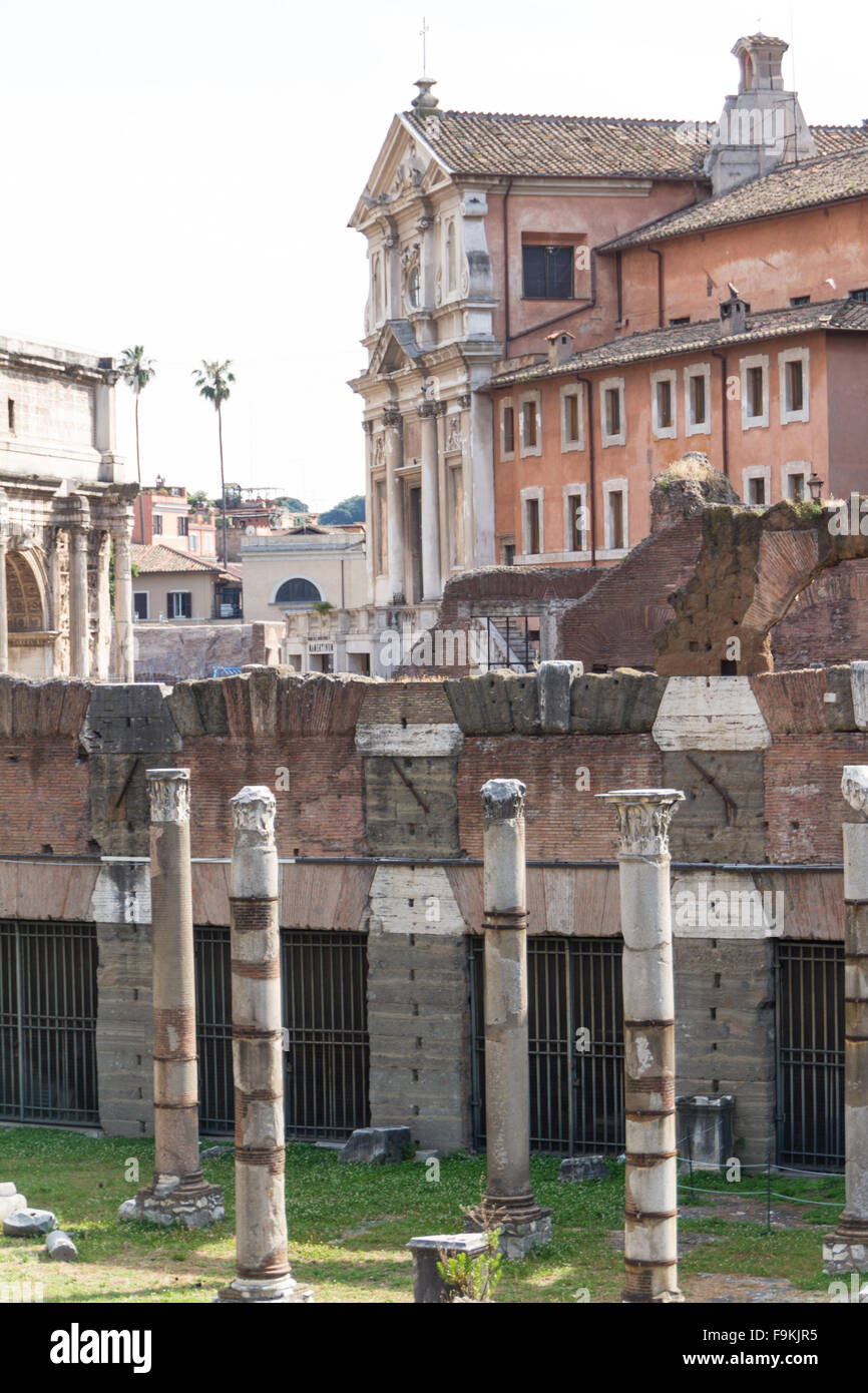 Building ruins and ancient columns in Rome, Italy Stock Photo - Alamy