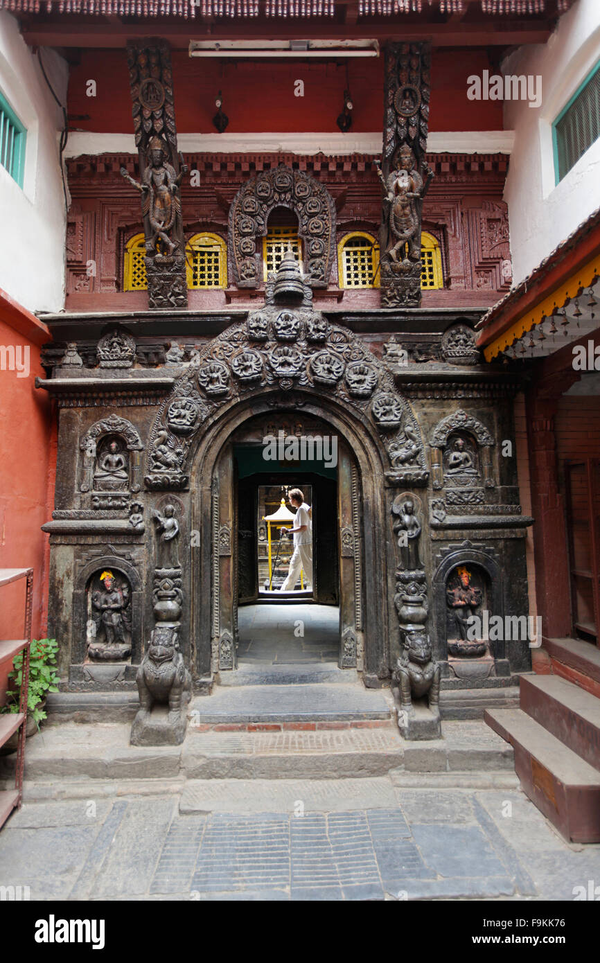 Nepal entrance to buddhist temple hi-res stock photography and images ...