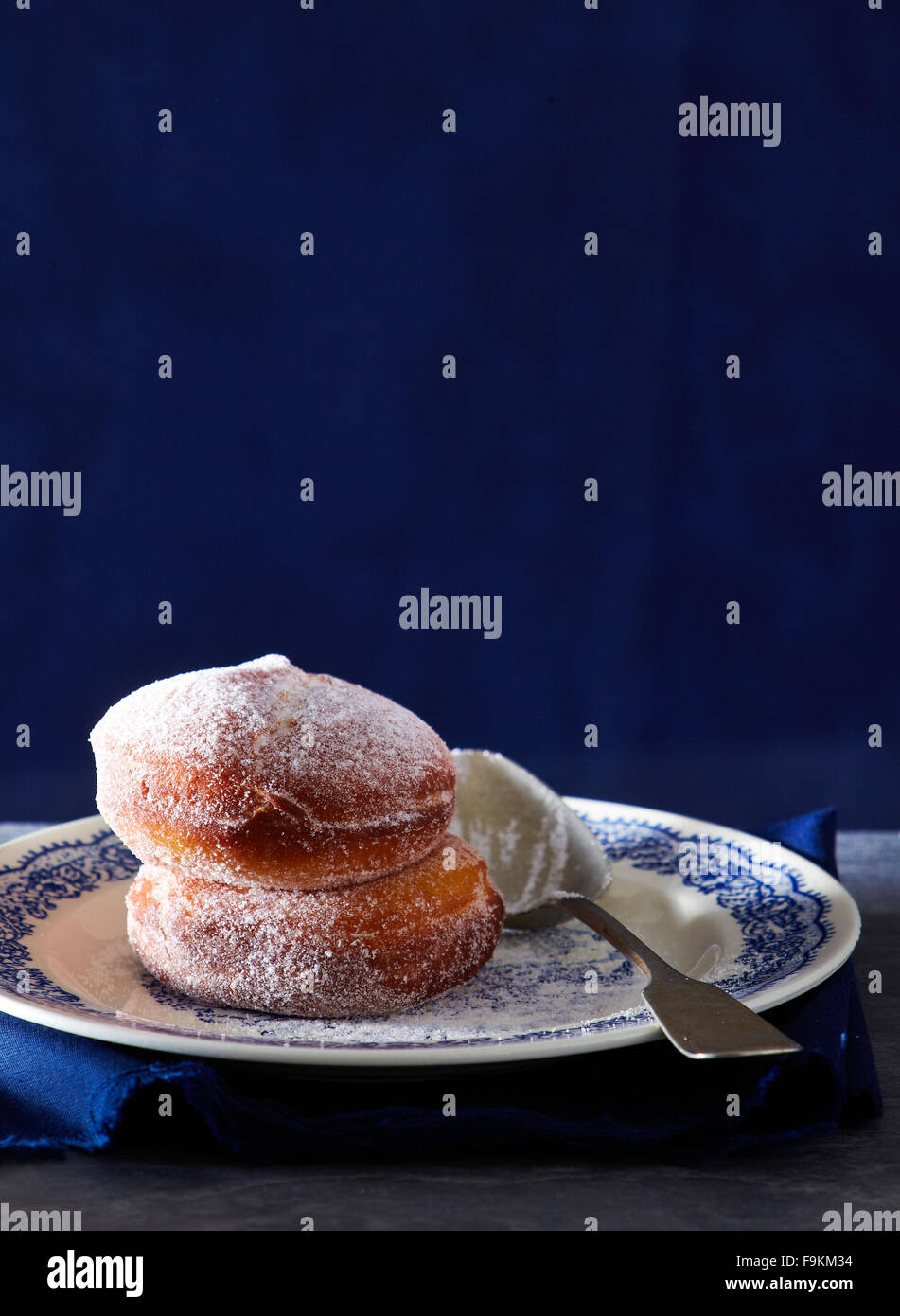Rum donuts alcohol hi-res stock photography and images - Alamy