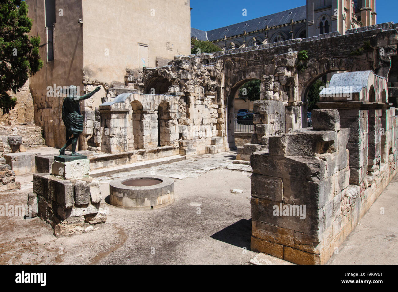 Gate roman ruins hi-res stock photography and images - Alamy