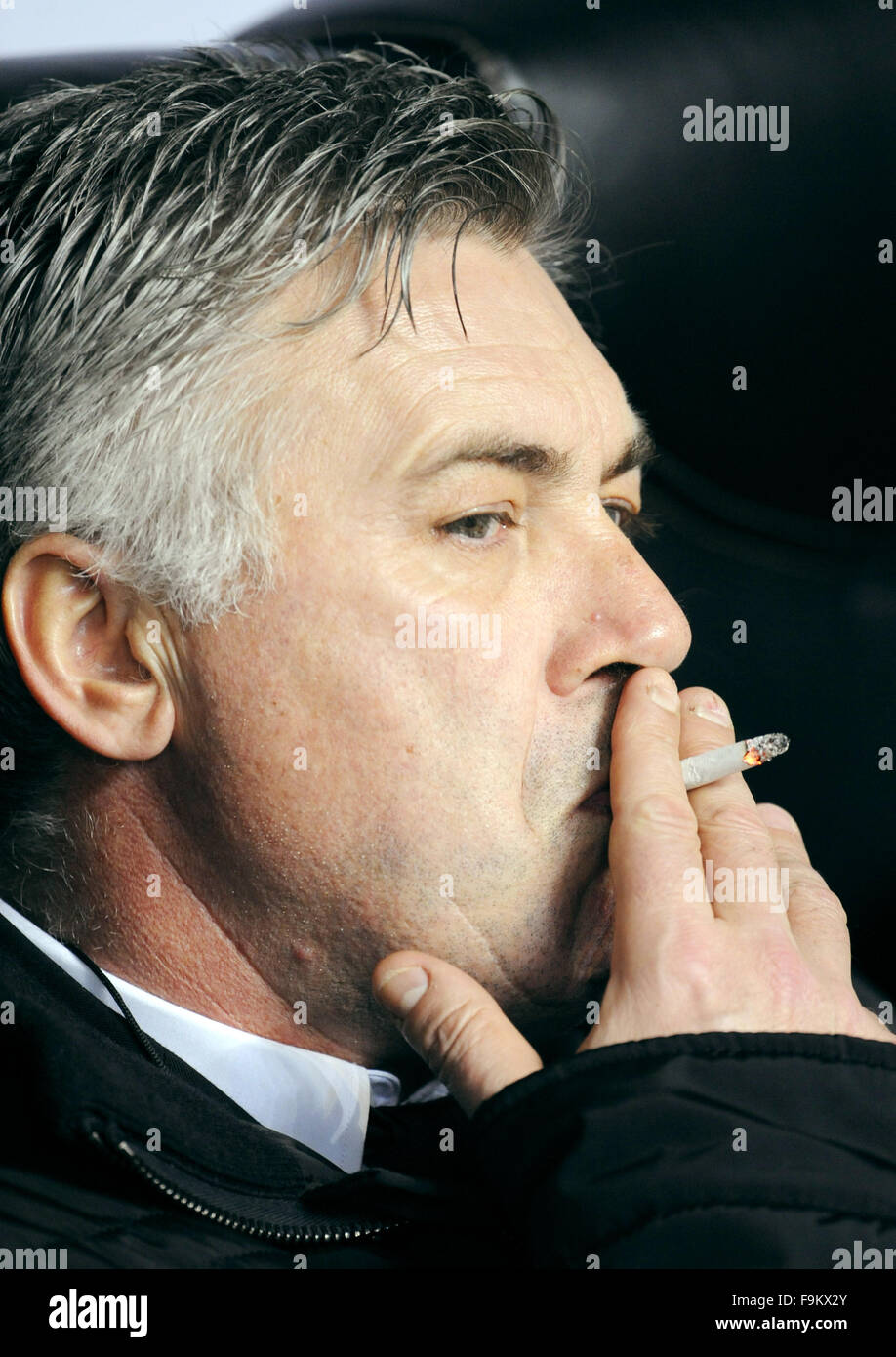 Smoking in stadium hi-res stock photography and images - Alamy