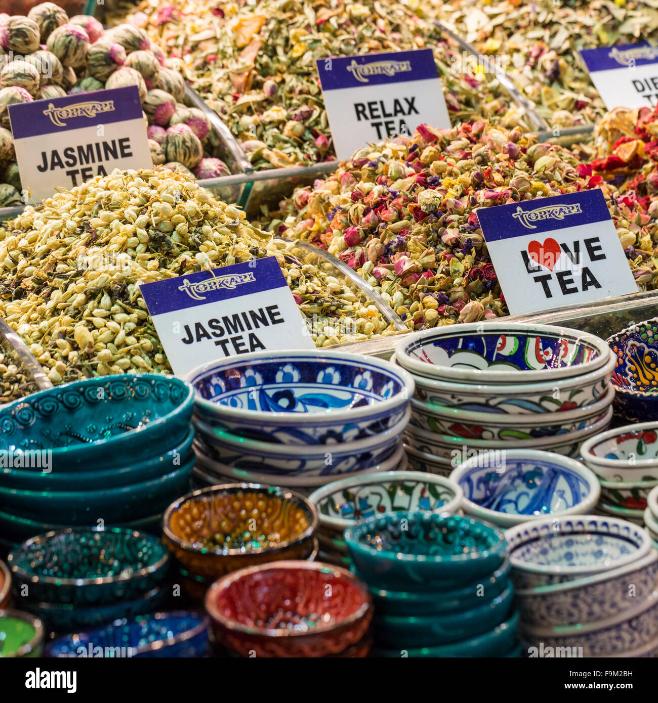 Tea shop in Grand Bazaar, Istanbul, Turkey Stock Photo - Alamy