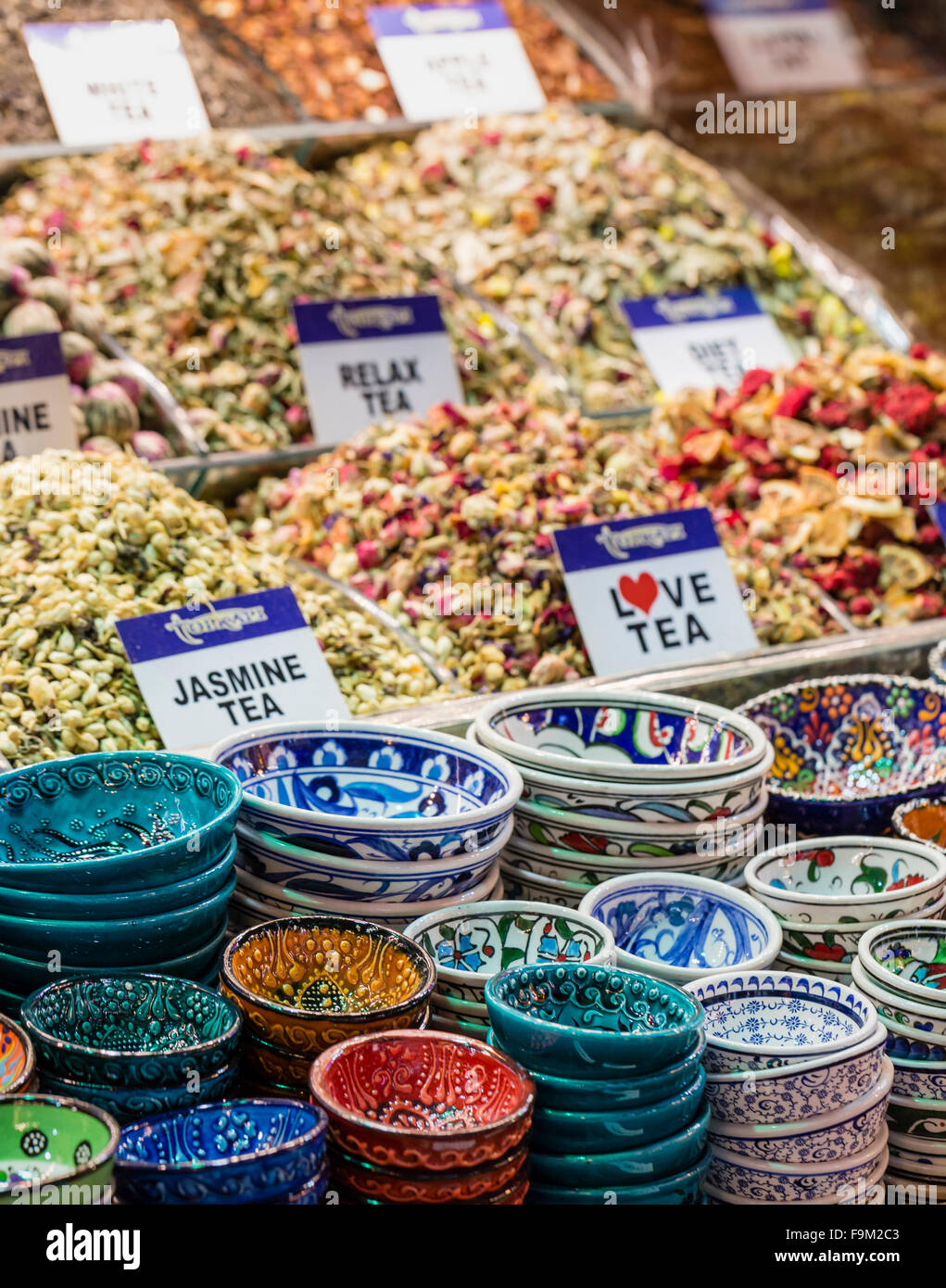 Tea shop in Grand Bazaar, Istanbul, Turkey Stock Photo - Alamy
