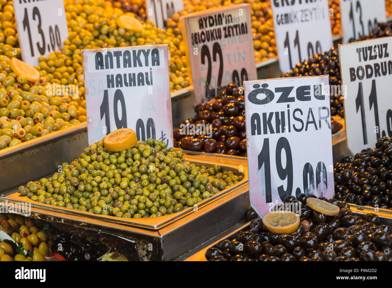 Tea shop in Grand Bazaar, Istanbul, Turkey Stock Photo - Alamy
