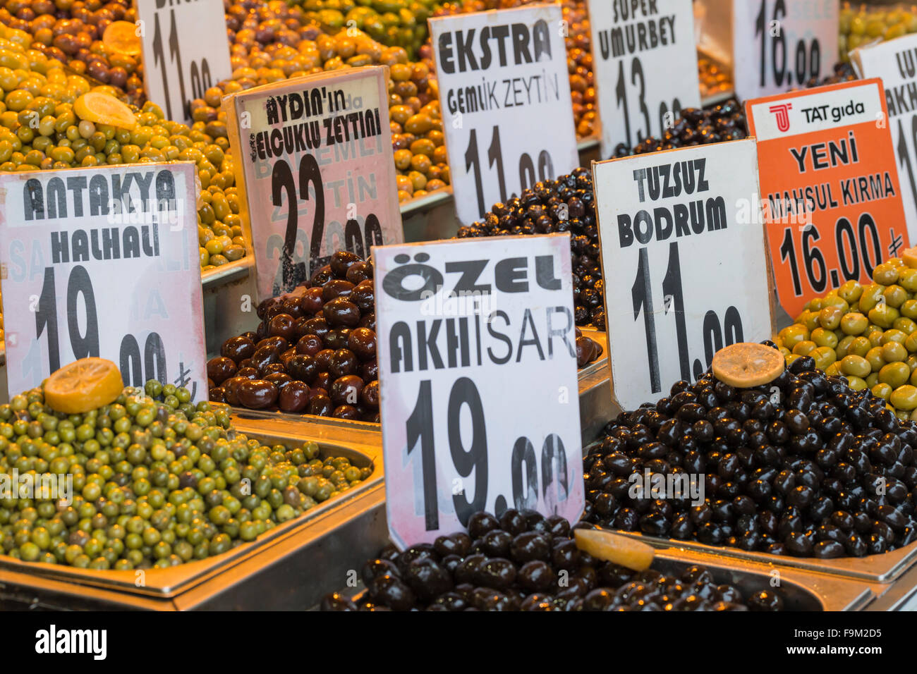 Tea shop in Grand Bazaar, Istanbul, Turkey Stock Photo - Alamy