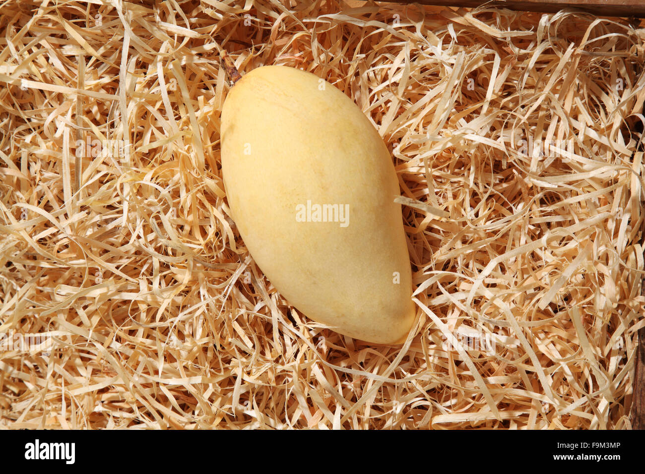 Mango box hi-res stock photography and images - Alamy