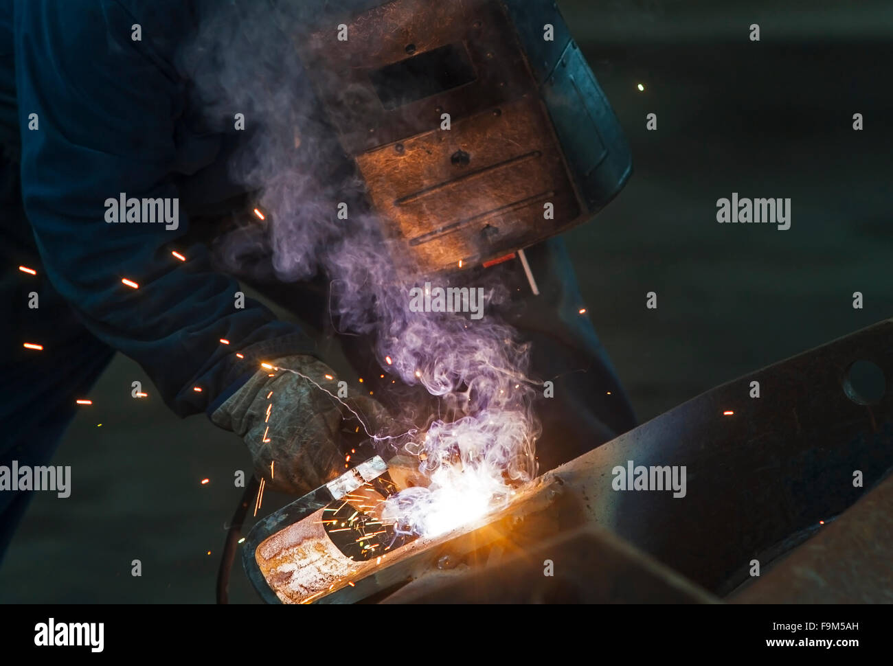 Arc welding light hi-res stock photography and images - Alamy