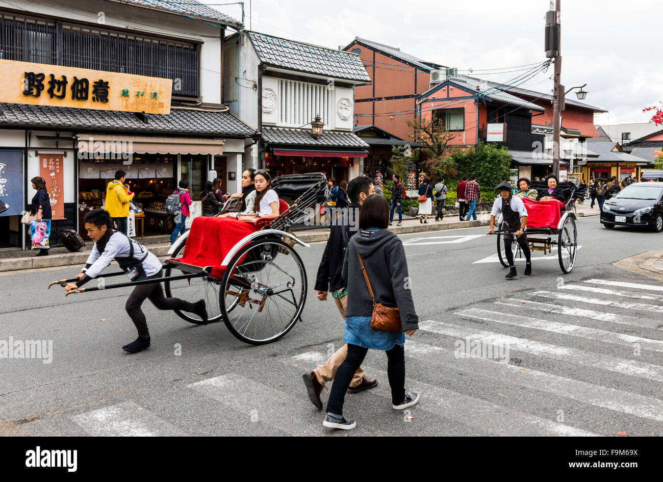 Rickshaws being used to take tourist around Arashiyama in Kyoto ...