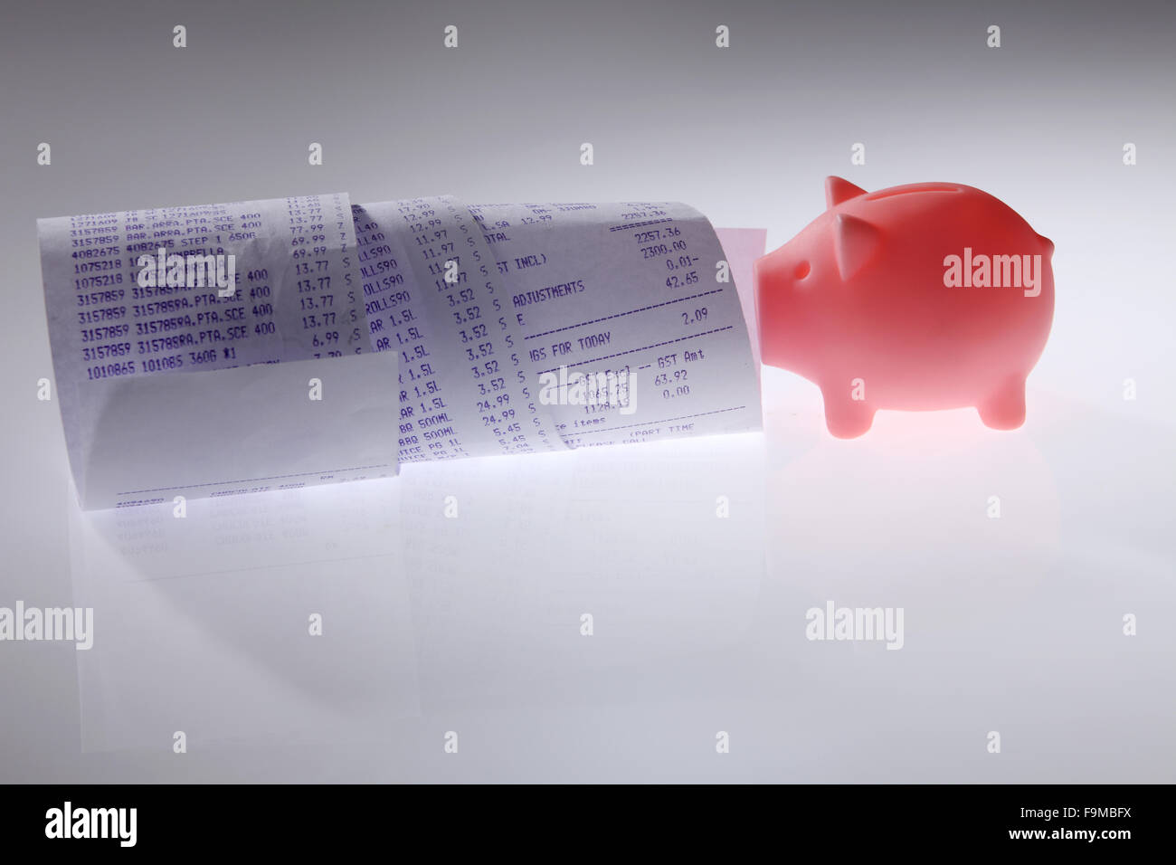 Long receipt hi-res stock photography and images - Alamy