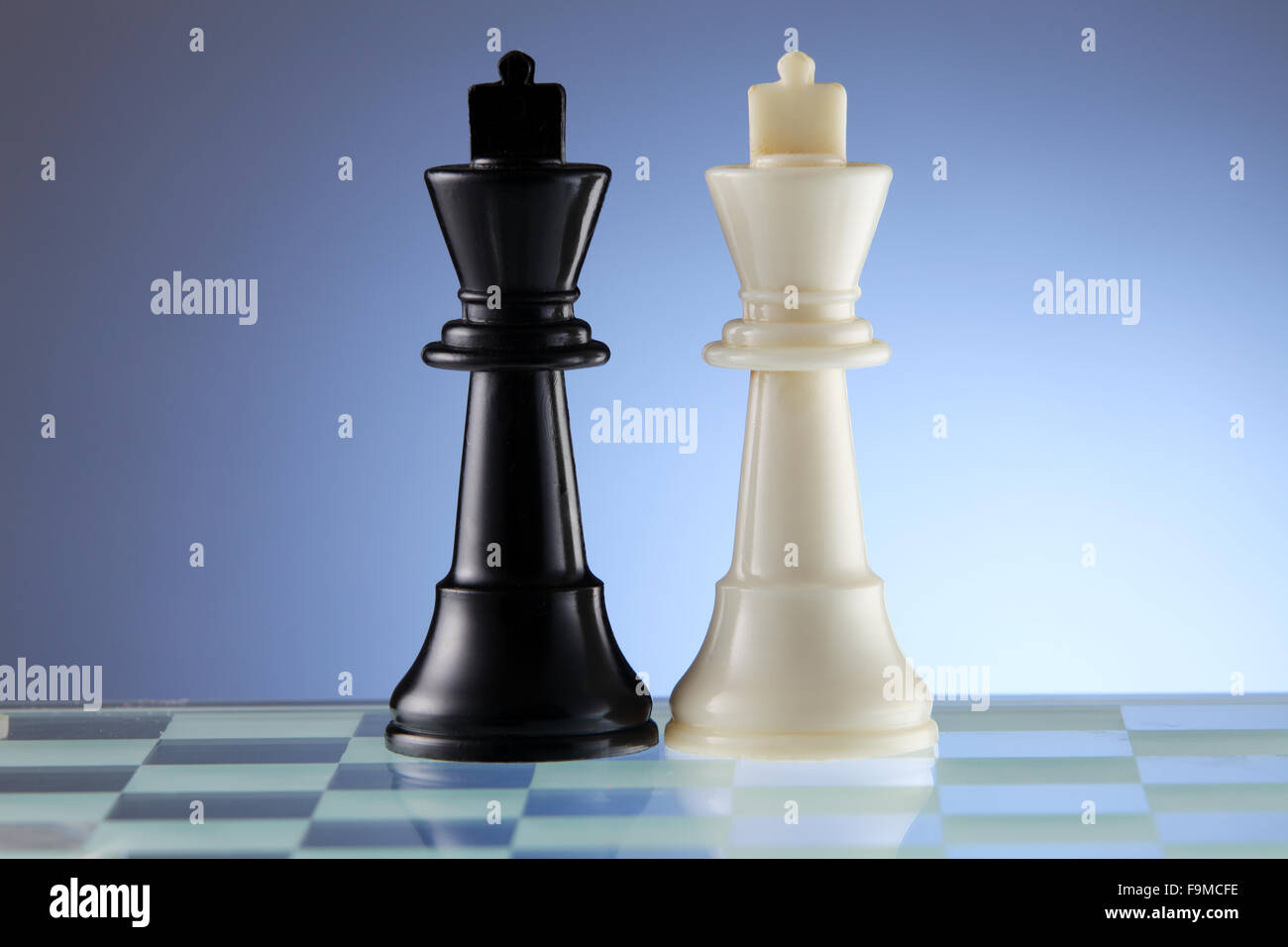 Battle of two hi-res stock photography and images - Alamy