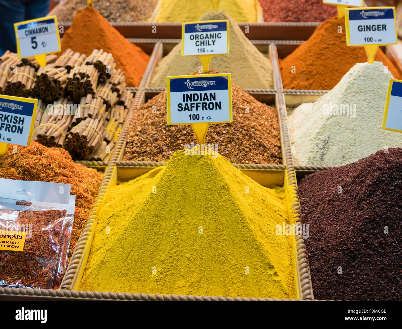 Indian spice shop hi-res stock photography and images - Alamy