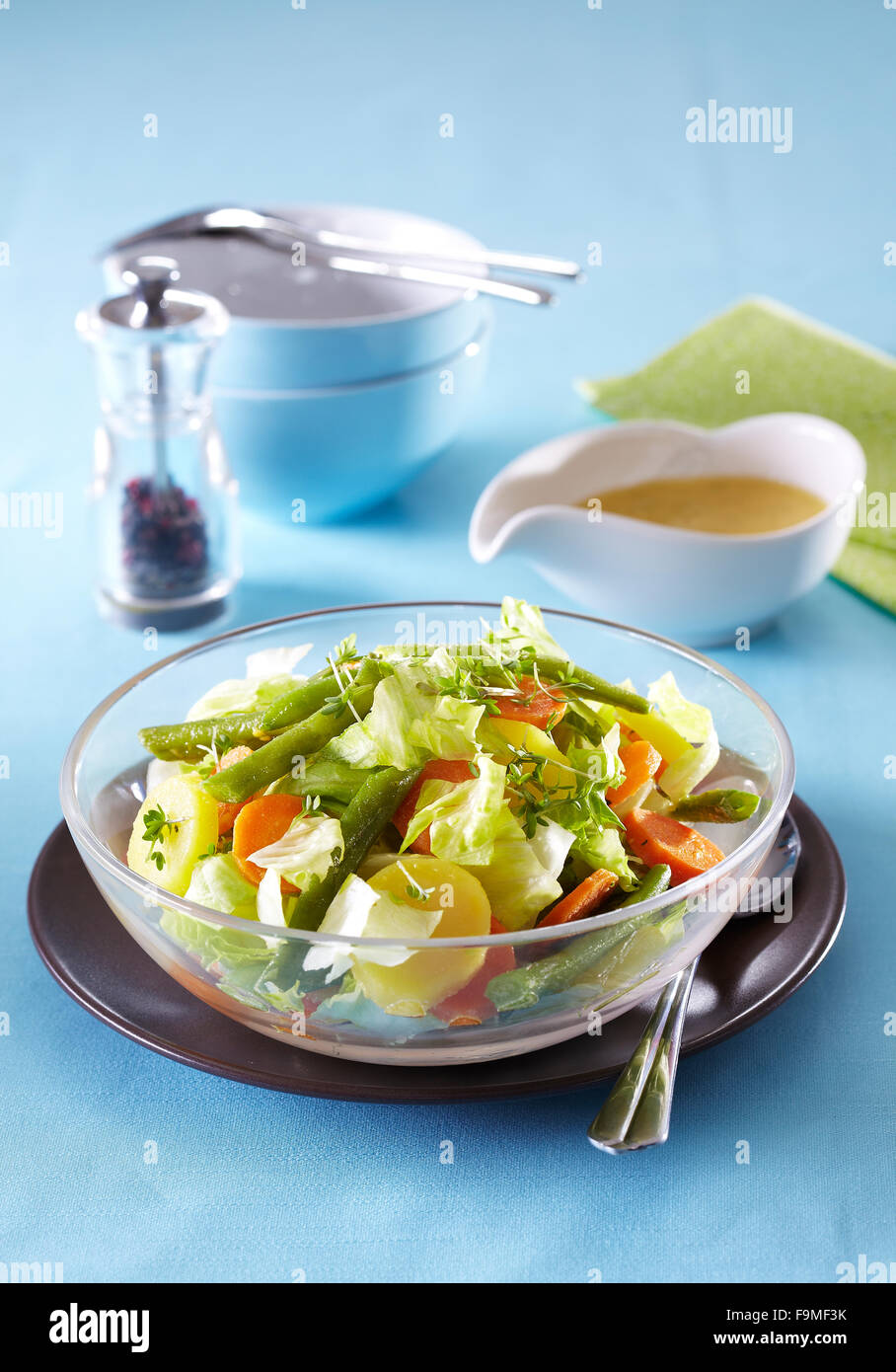 Cress egg shells hi-res stock photography and images - Alamy