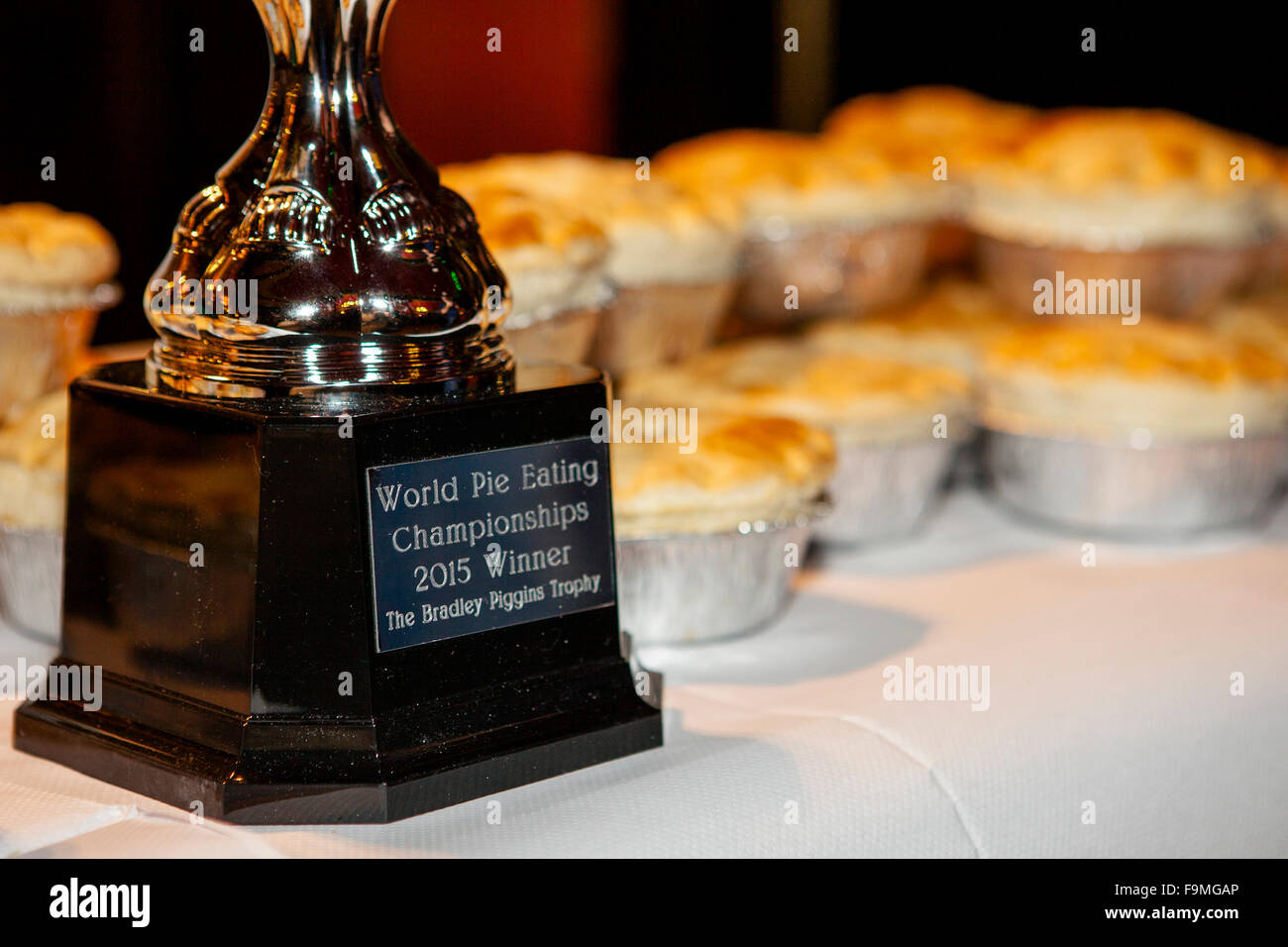 Famous beef pies hi-res stock photography and images - Alamy