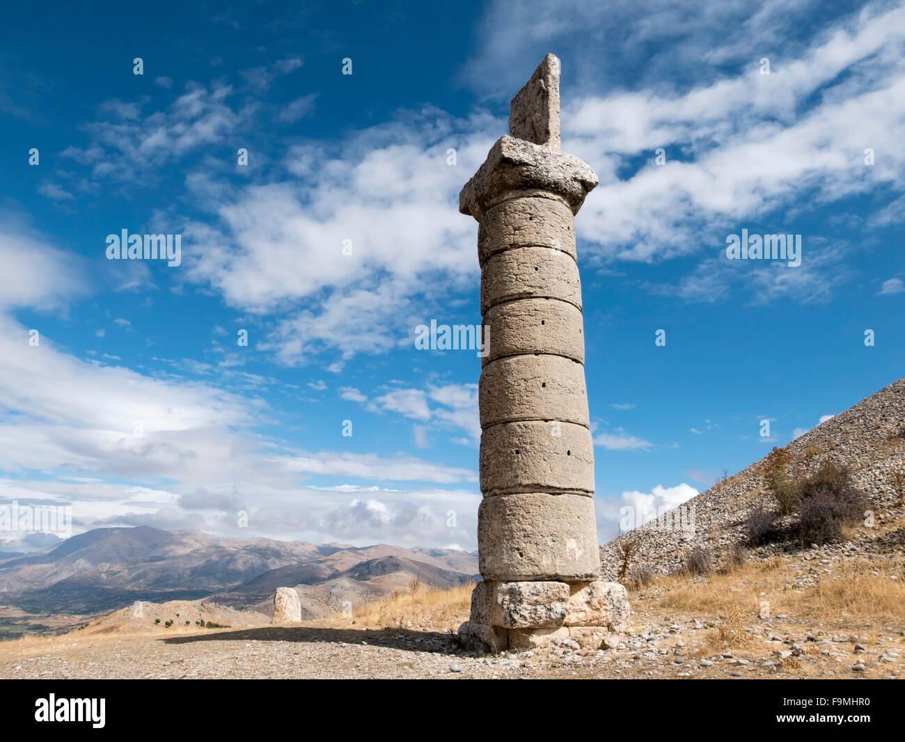 Tumulus hi-res stock photography and images - Alamy