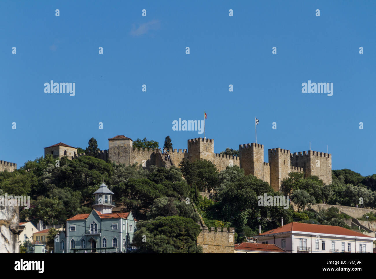 Castelo de Sao Jorge (Saint George Castle) overlooking Baixa quarter in ...