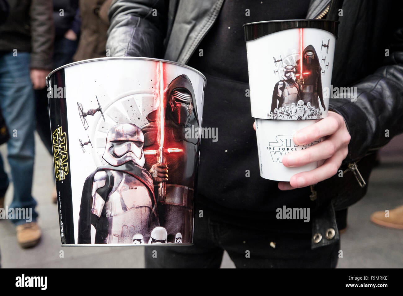 Star wars fans queue cinema hi-res stock photography and images - Alamy