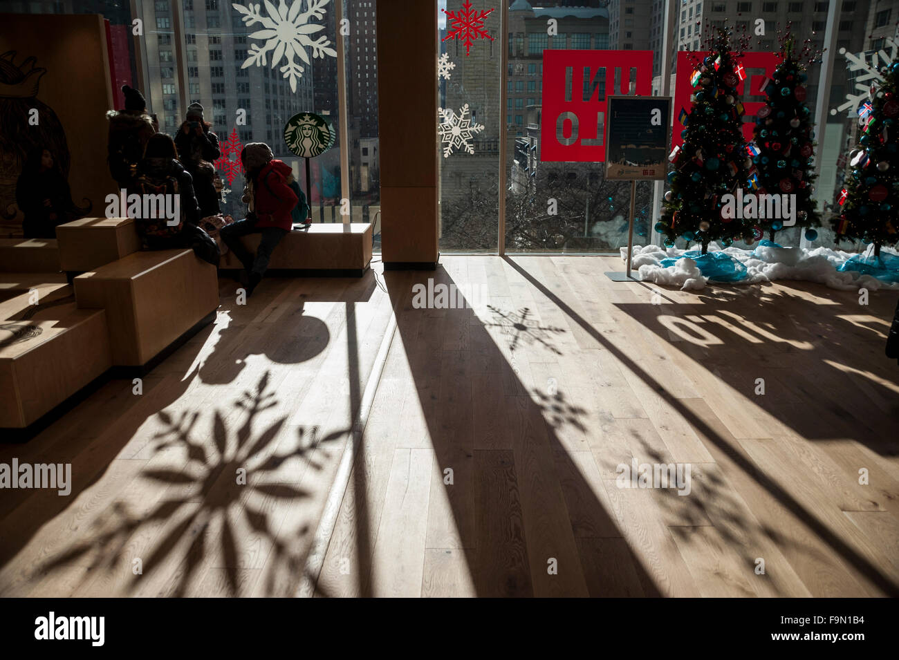 Uniqlo store michigan hi-res stock photography and images - Alamy