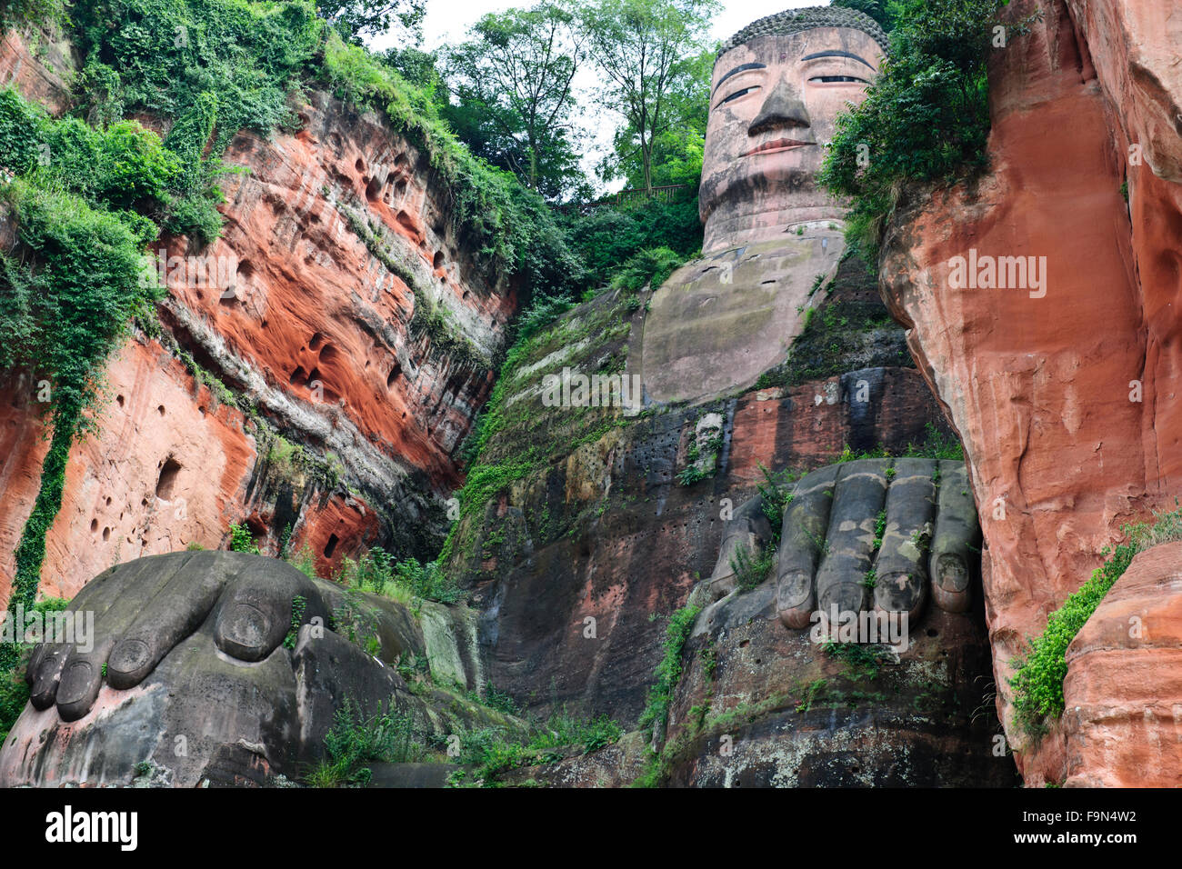 The Leshan Statue of Buddha,It is the largest stone Buddha in the world ...