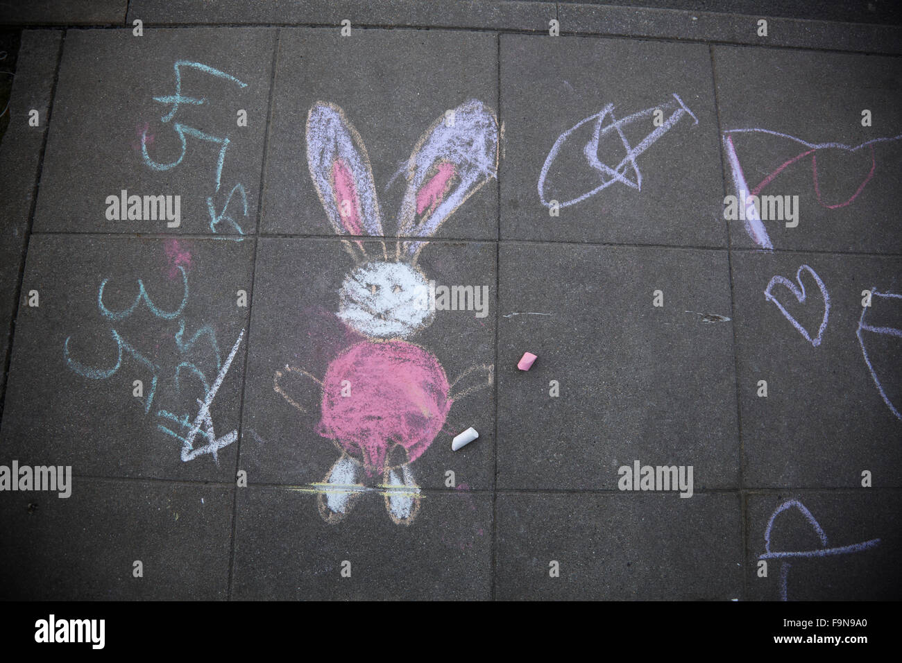 Chalk painting on pavement hi-res stock photography and images - Alamy