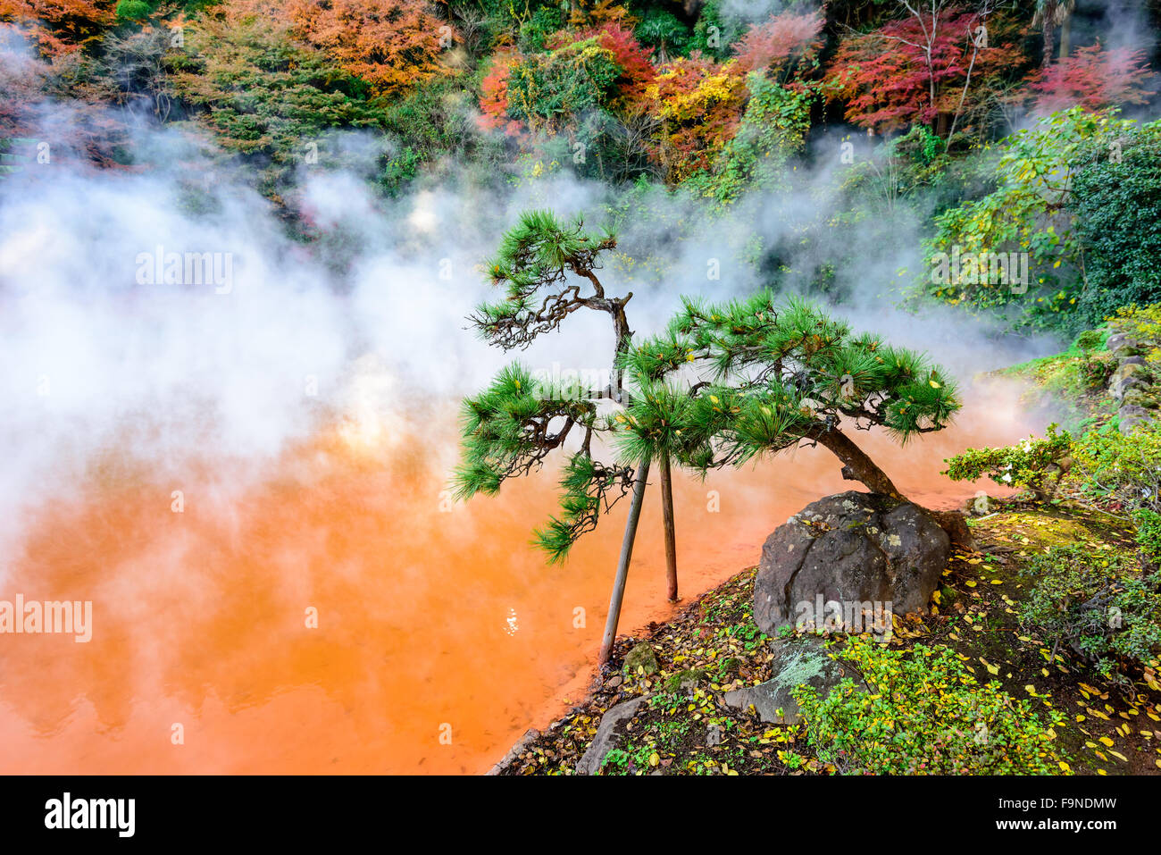 Chinoike jigoku blood pond hell hi-res stock photography and images - Alamy