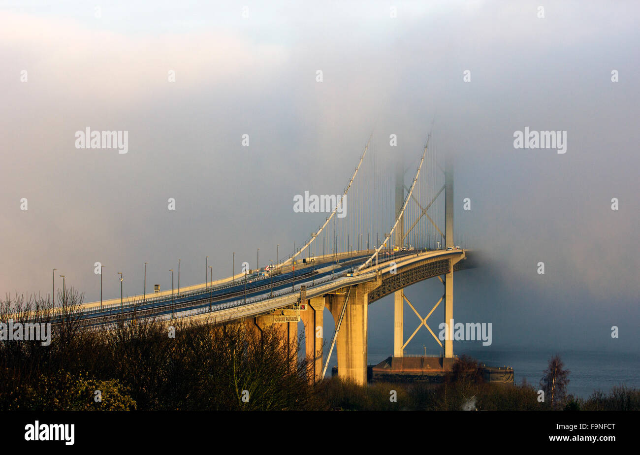 Forth road bridge closed hi-res stock photography and images - Alamy